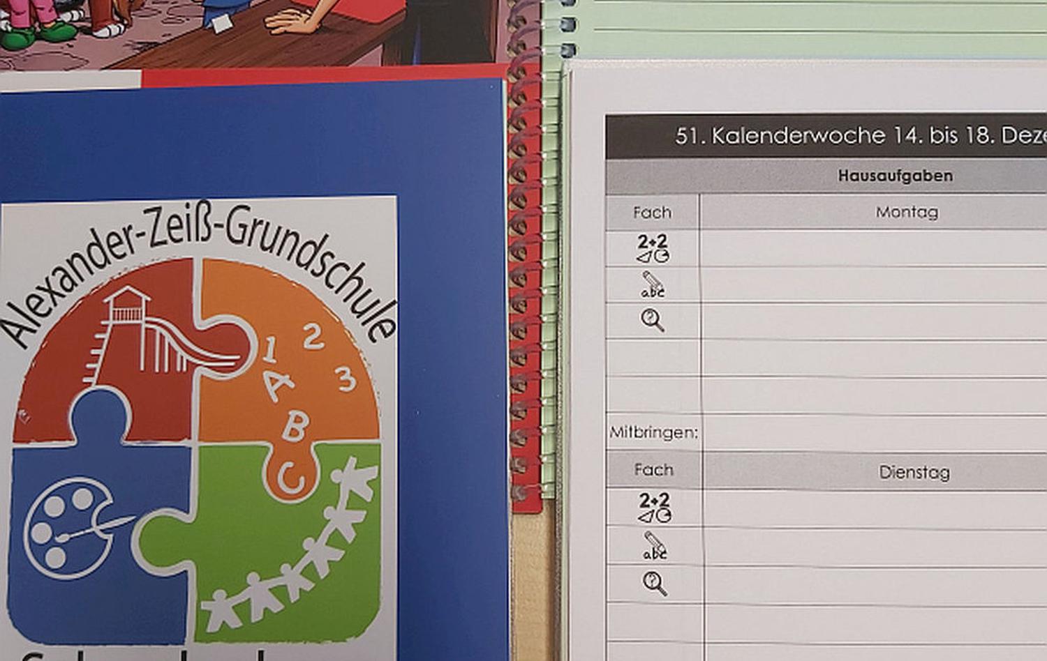 Schulplaner für die Alexander-Zeiß-Grundschule - Sparkassenspende
